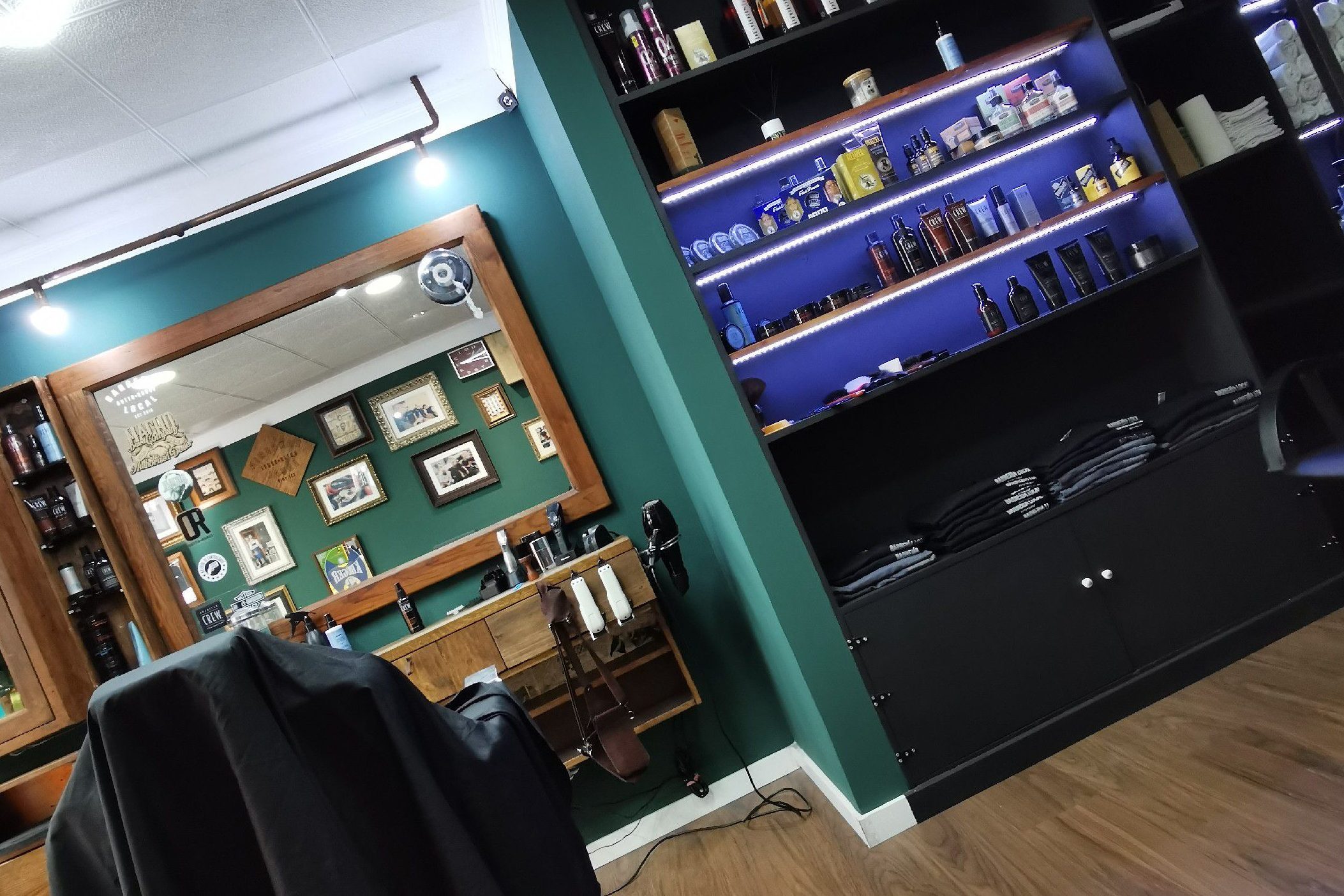 Cómo diseñar una barbería local con ideas innovadoras
